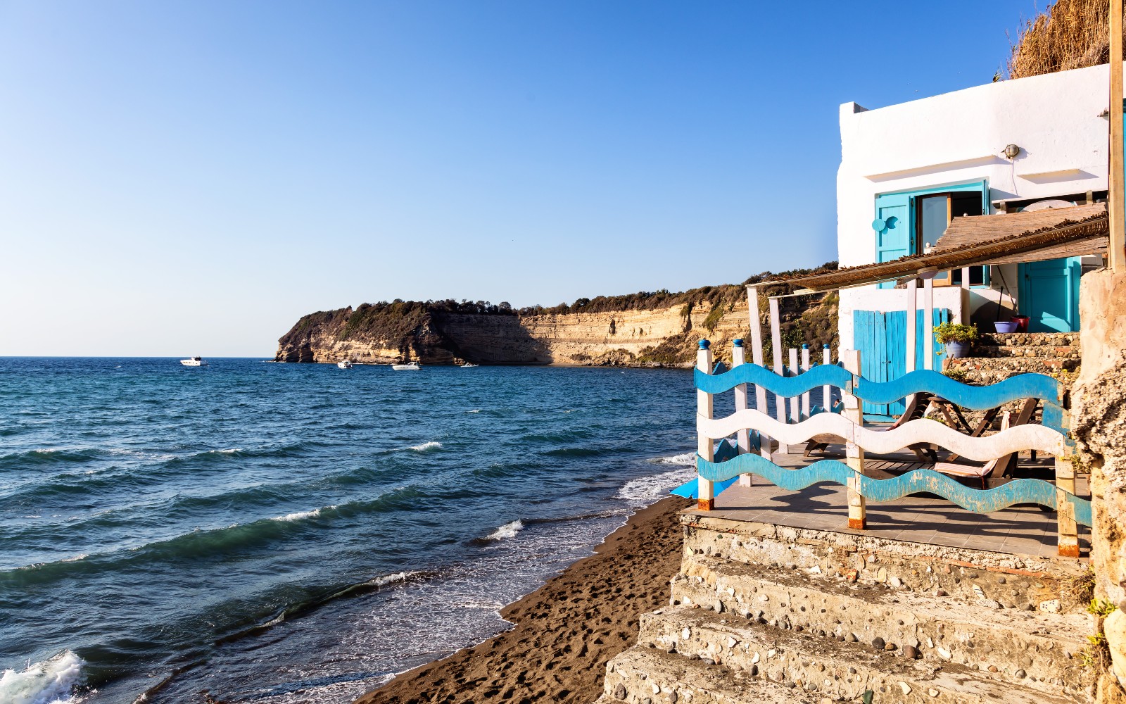 Procida - Come arrivare, dove dormire e spiagge